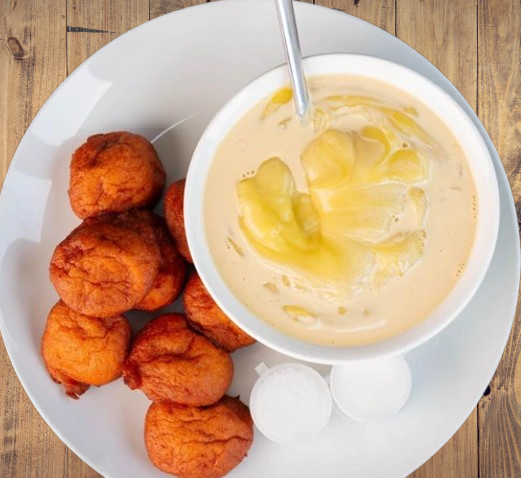 How to Make Akara (Nigerian Bean Cakes) 🥘: Crispy, Fluffy ...